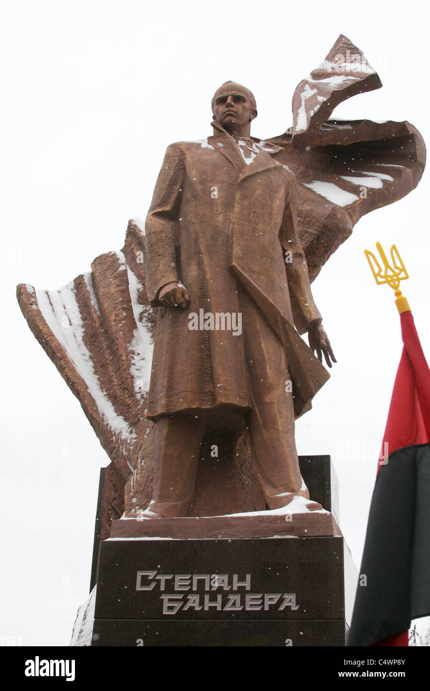 Statua di stepan bandera immagini e fotografie stock ad alta ...
