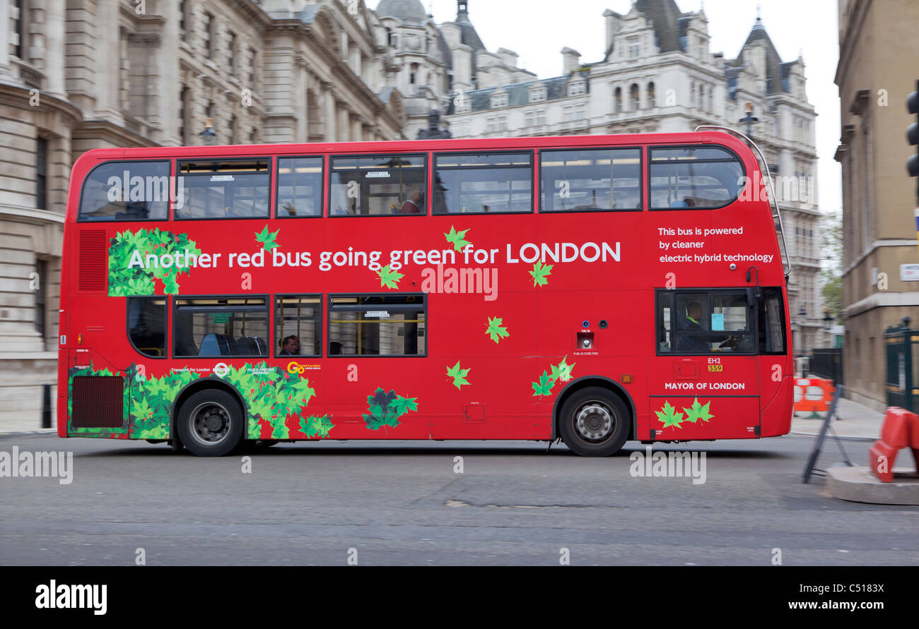 Autobus rosso immagini e fotografie stock ad alta risoluzione - Alamy