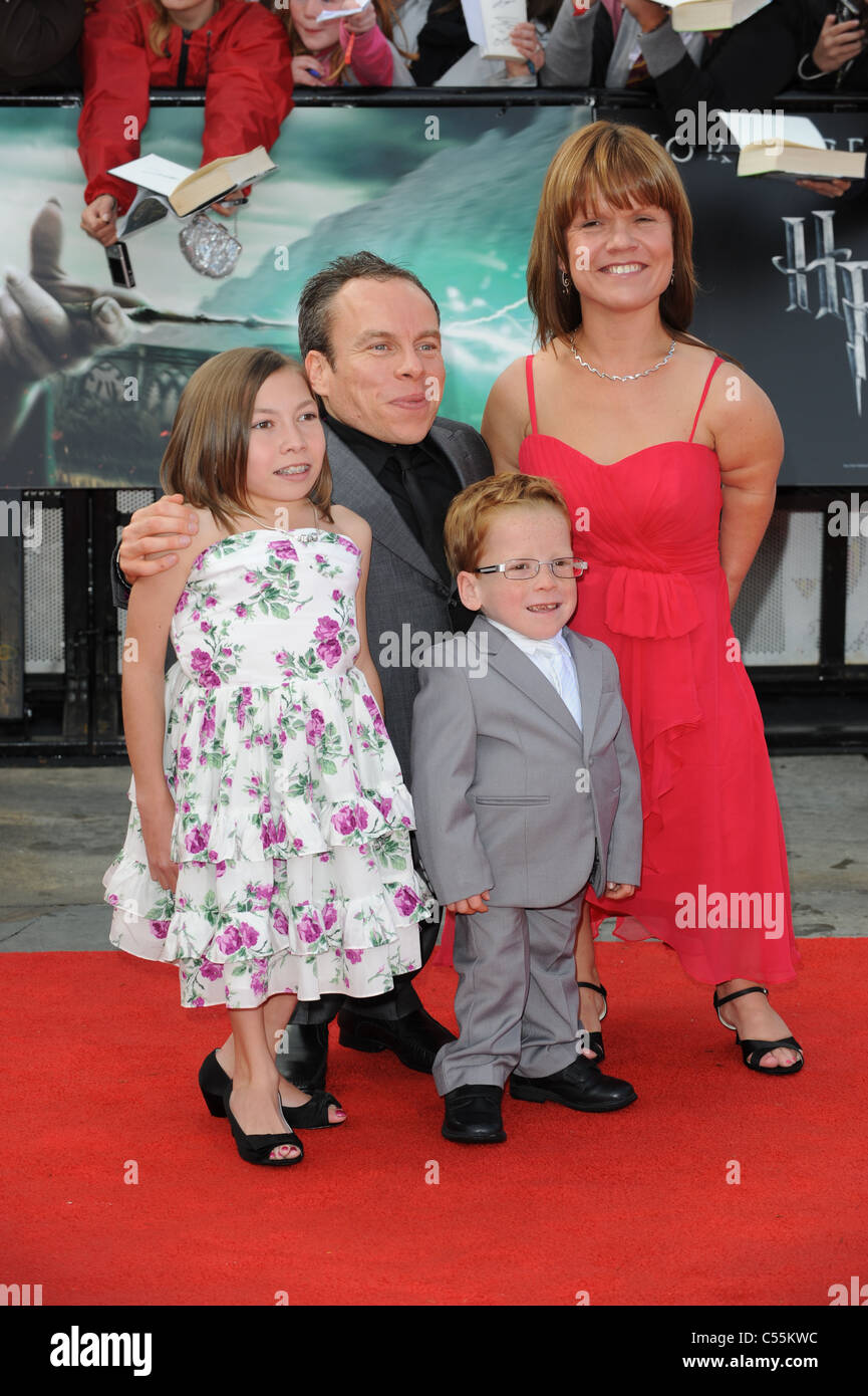 WARWICK DAVIS & FAMIGLIA HARRY POTTER ED IL Deathly Hallows - Parte 2 ...