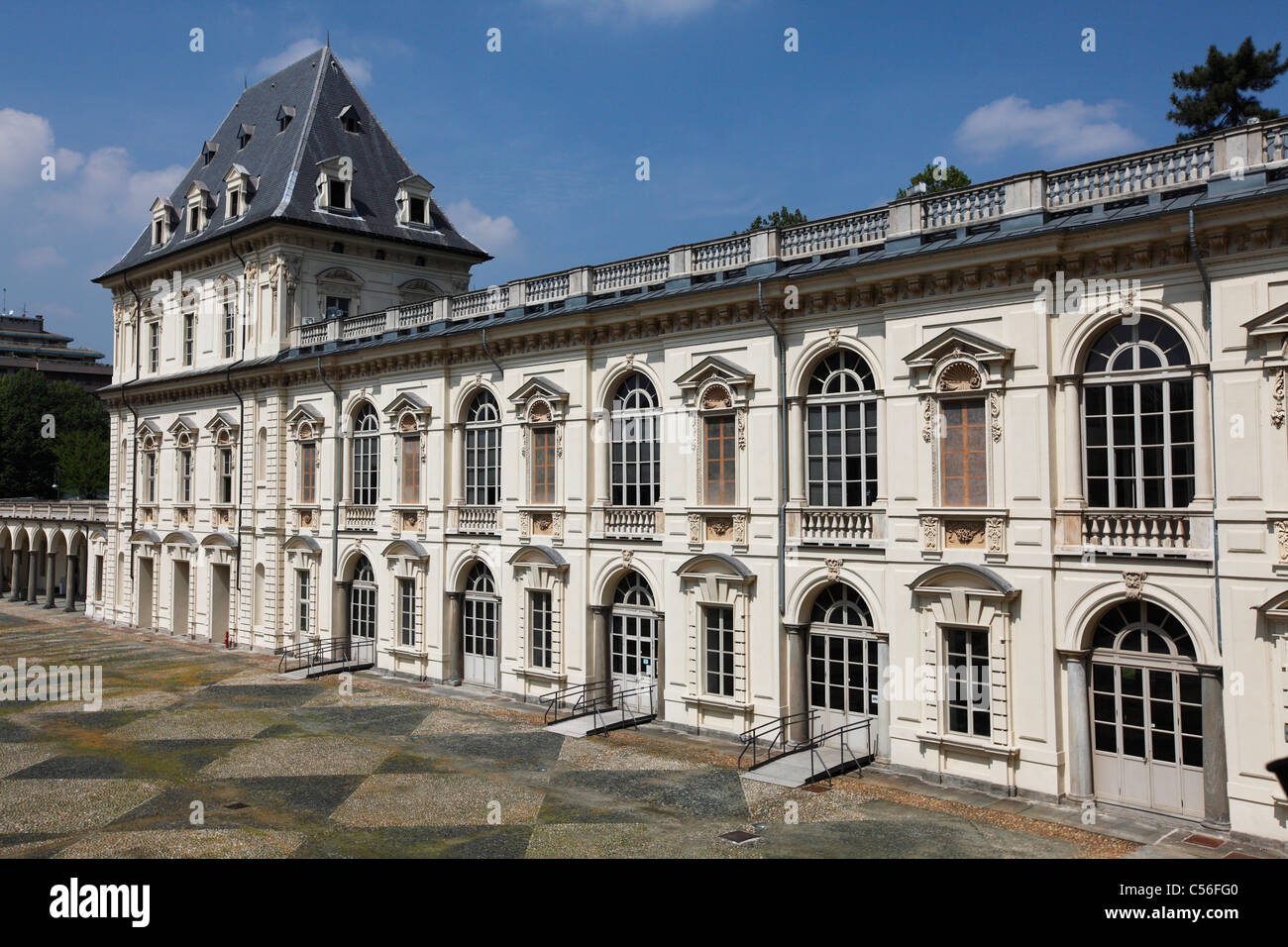 Castello del valentino torino immagini e fotografie stock ad alta ...