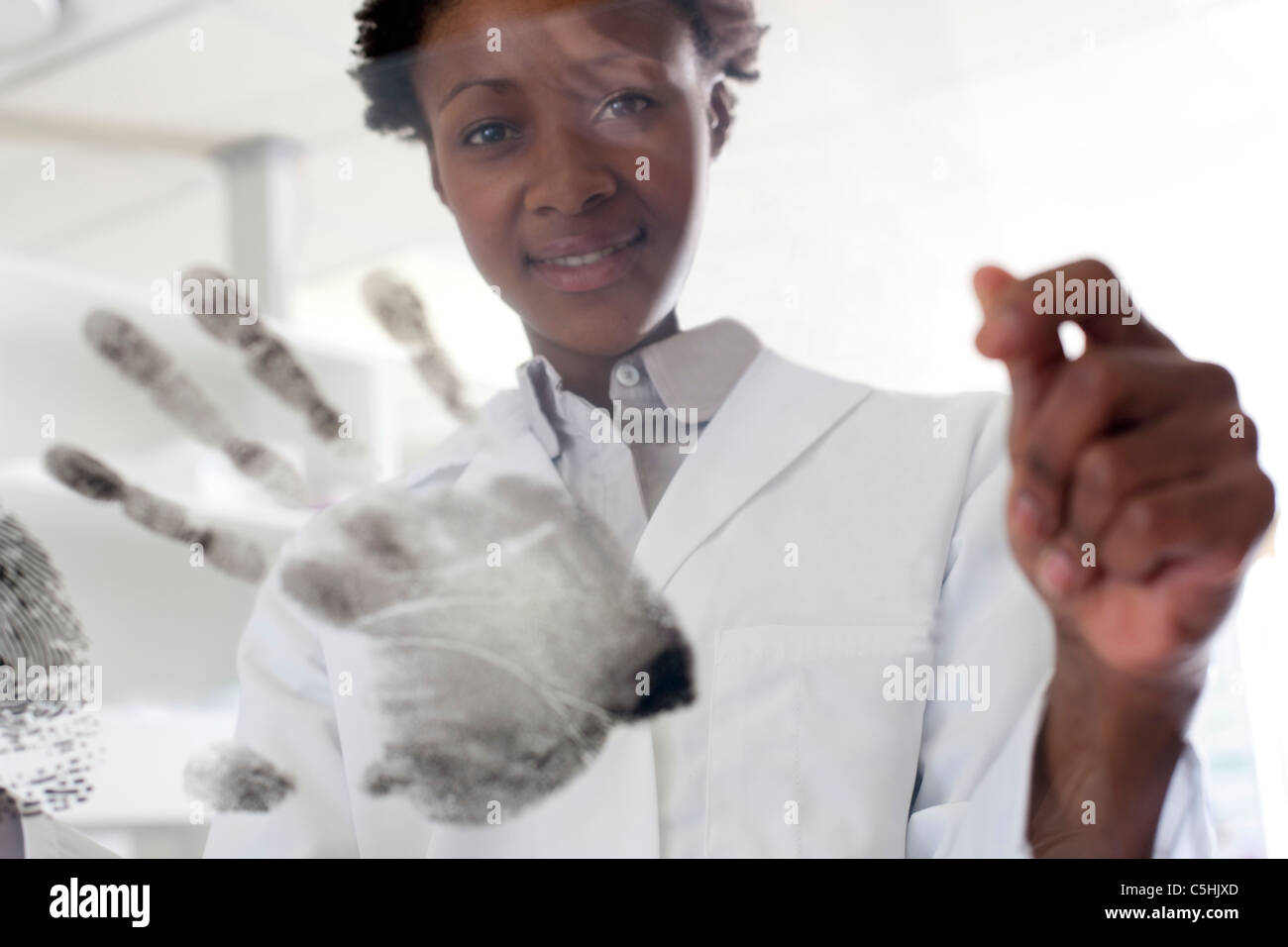 La ricerca tecnico forense immagini e fotografie stock ad alta ...