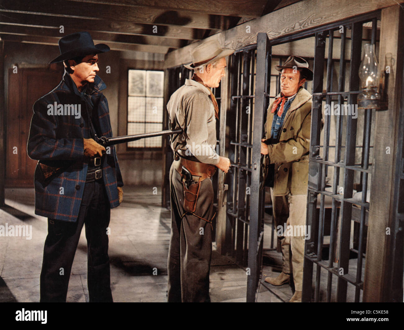 La legge e Jake Wade Année : 1958 - USA Robert Taylor, Richard Widmark ...