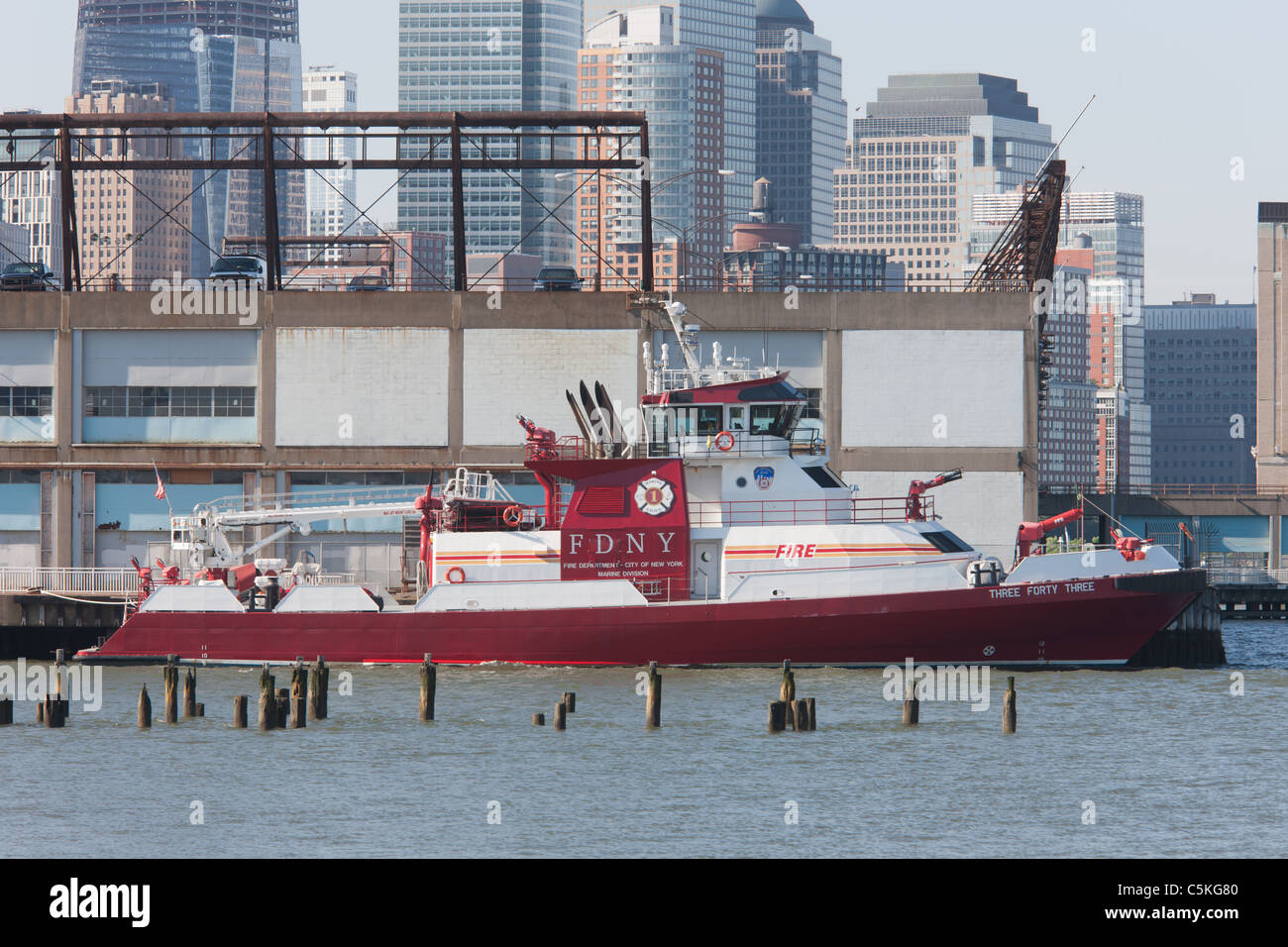 Fdny 343 fireboat immagini e fotografie stock ad alta risoluzione - Alamy