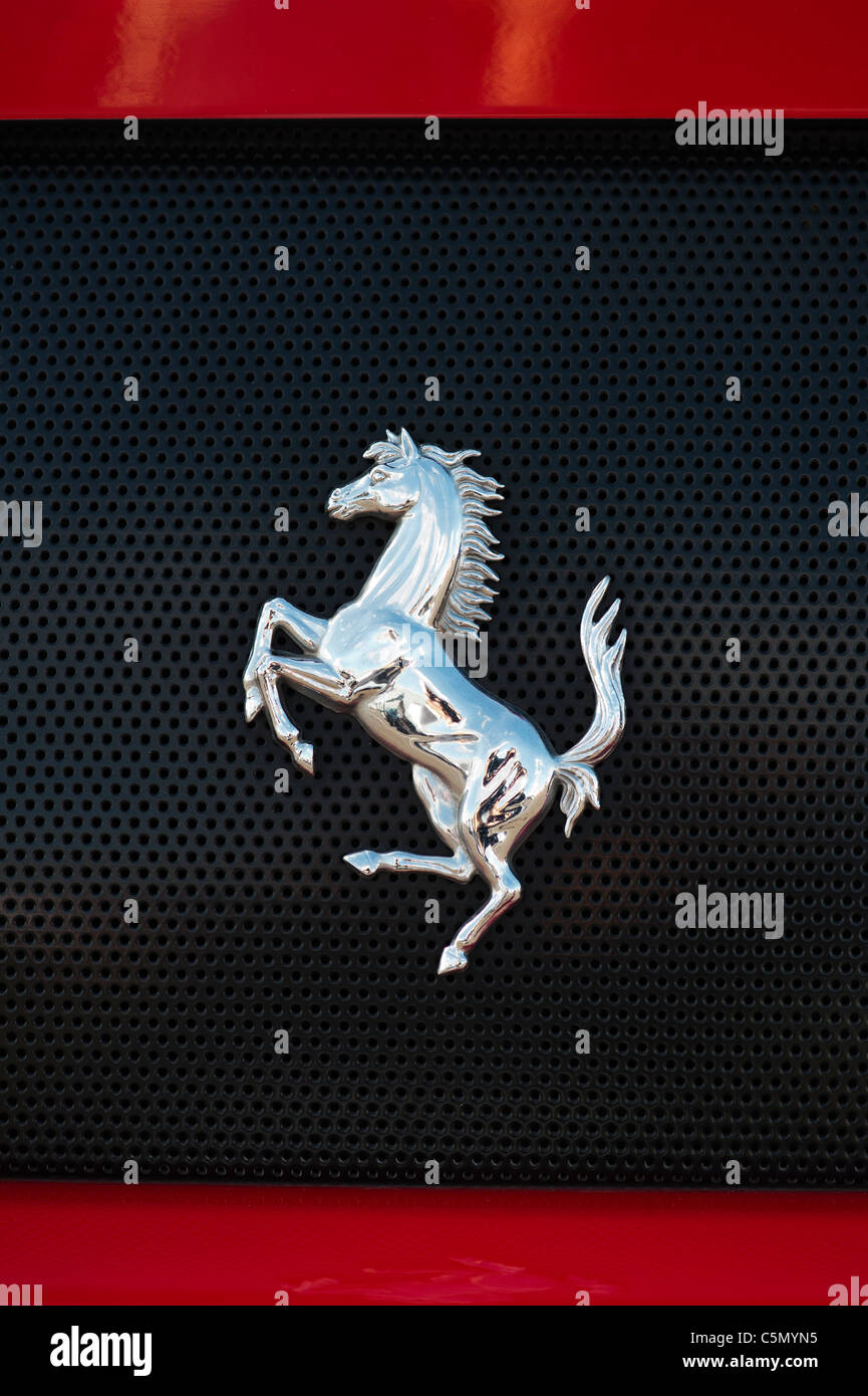 Logo del cavallo cromato immagini e fotografie stock ad alta ...