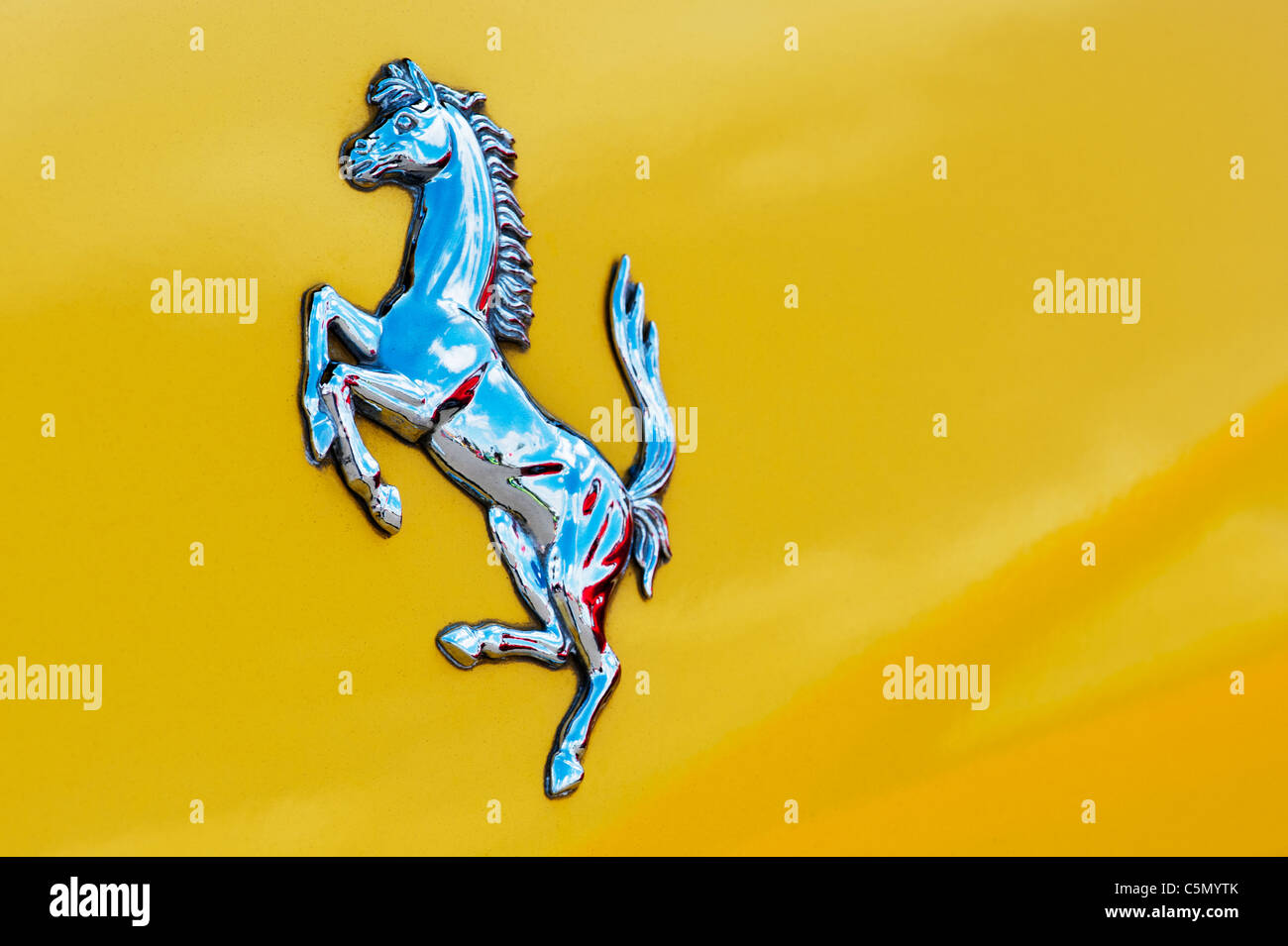 Logo del cavallo cromato immagini e fotografie stock ad alta ...