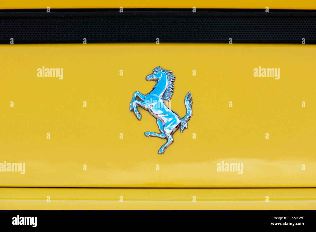 Logo del cavallo cromato immagini e fotografie stock ad alta ...