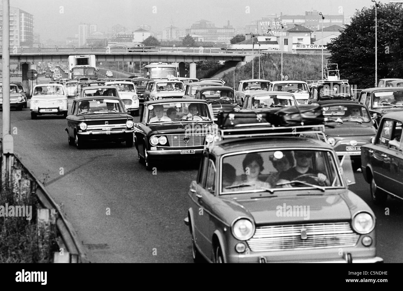 Auto degli anni '70 immagini e fotografie stock ad alta risoluzione - Alamy