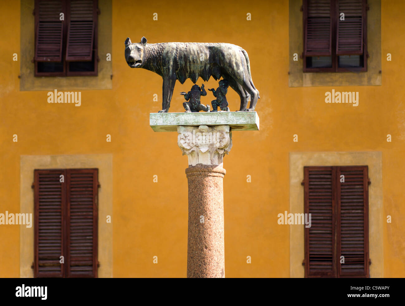 Romulus remus statue pisa italy immagini e fotografie stock ad alta ...