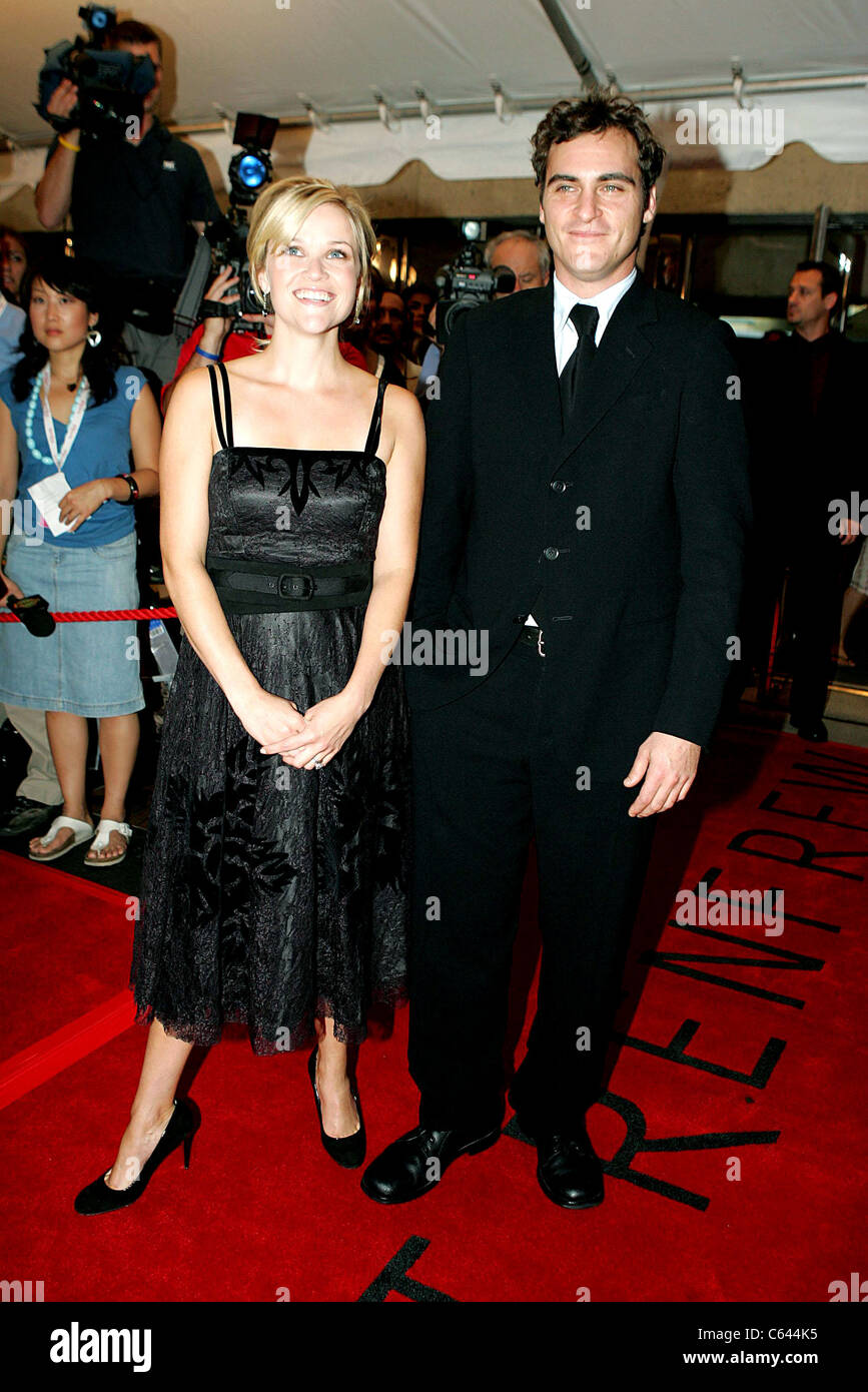 Reese Witherspoon, Joaquin Phoenix all'arrivo a piedi la linea Premiere ...