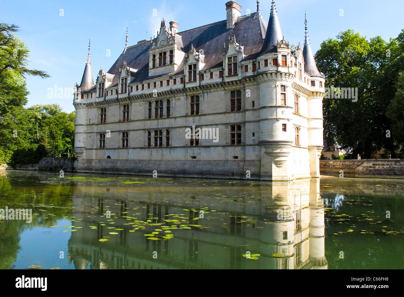 Castello dazay le rideau valle della loira francia immagini e ...