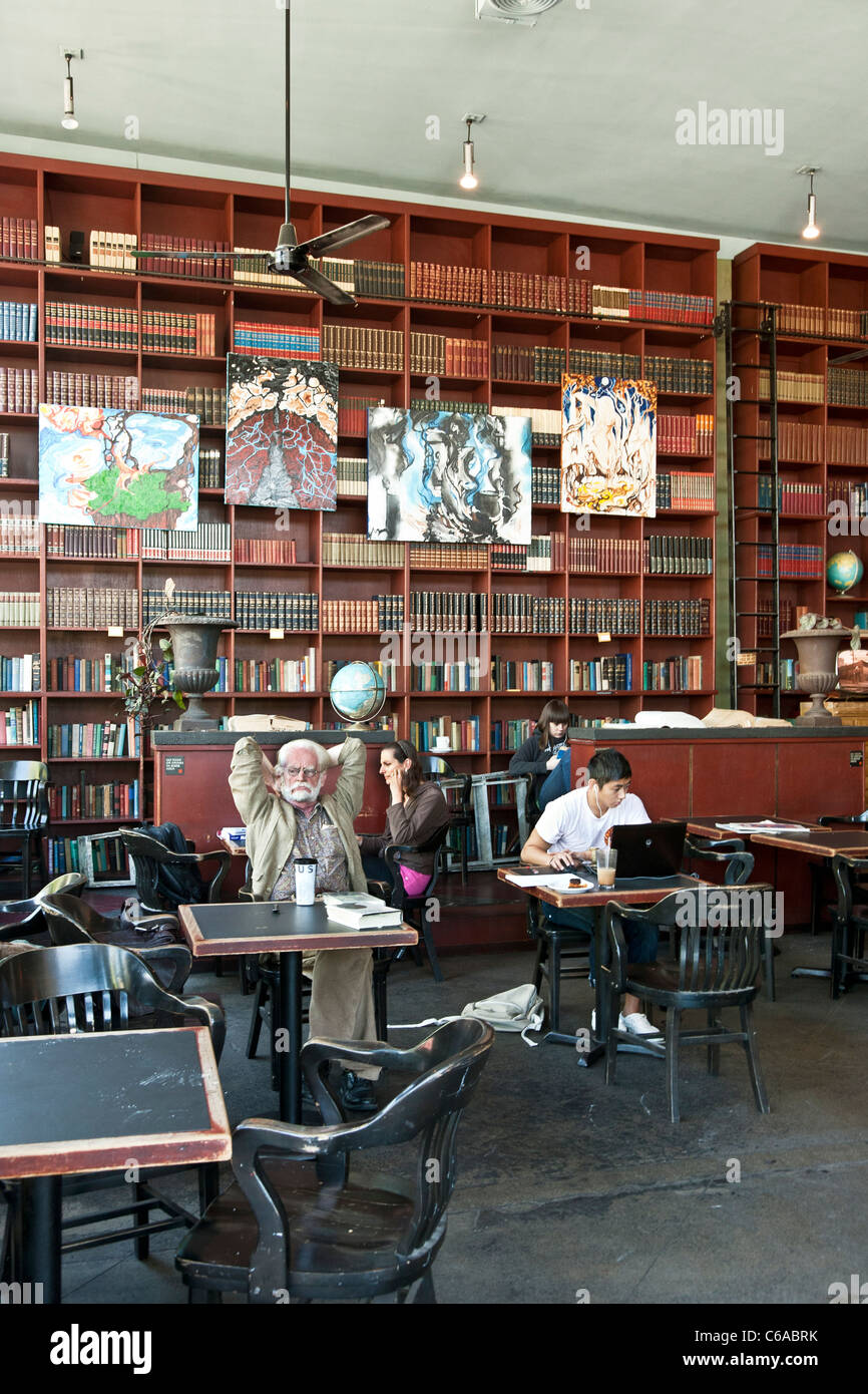 Bauhaus interior immagini e fotografie stock ad alta risoluzione - Alamy