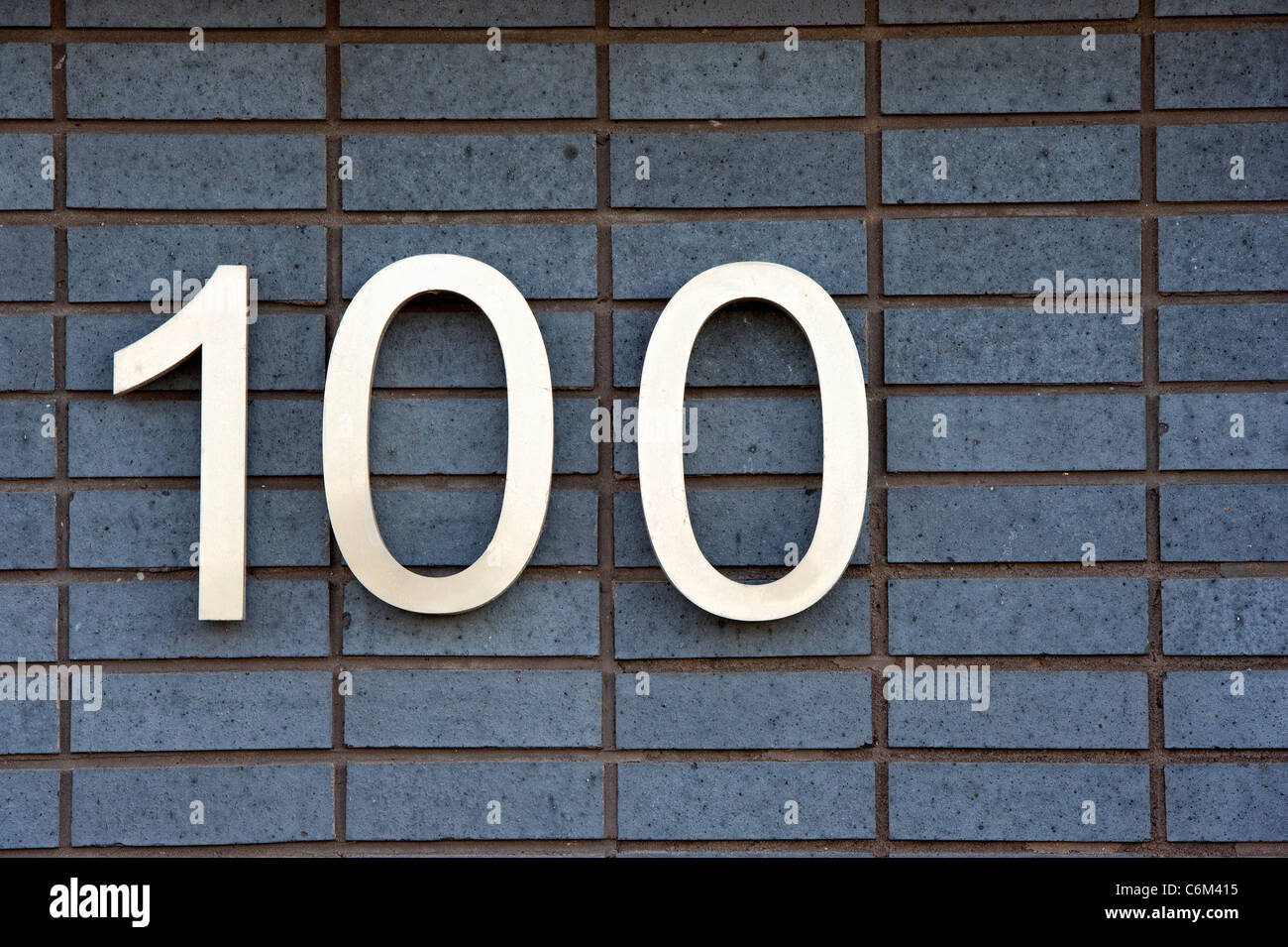 Numero 100 immagini e fotografie stock ad alta risoluzione - Alamy