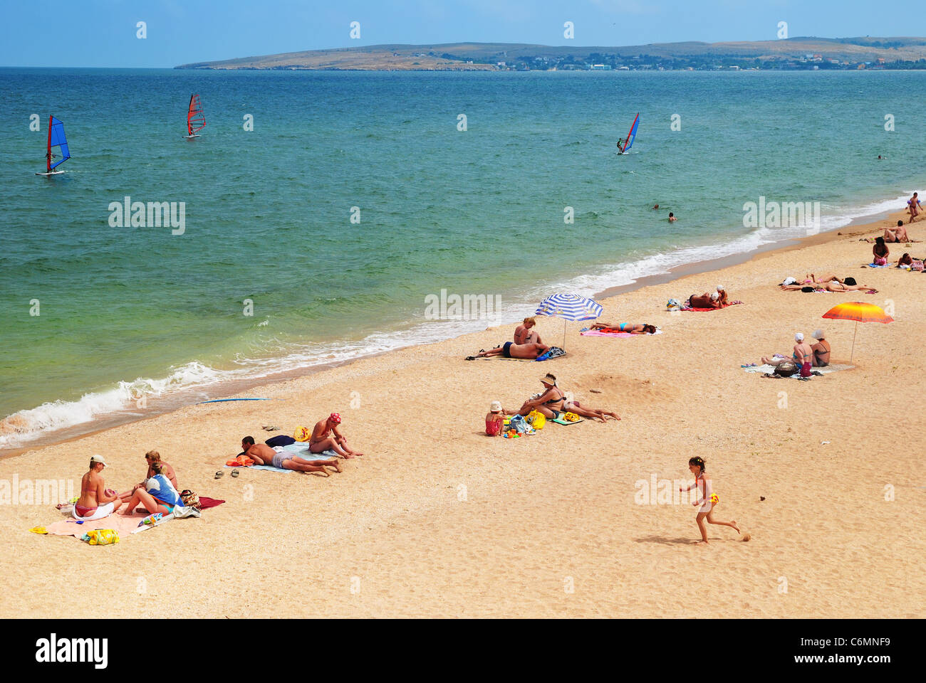 Scena di spiaggia, Mare di Azov, Crimea, Ucraina Foto stock - Alamy