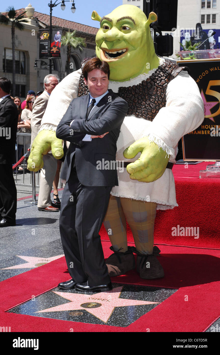 Shrek e Mike Myers Shrek onorato con la 2408th stella sulla Hollywood ...