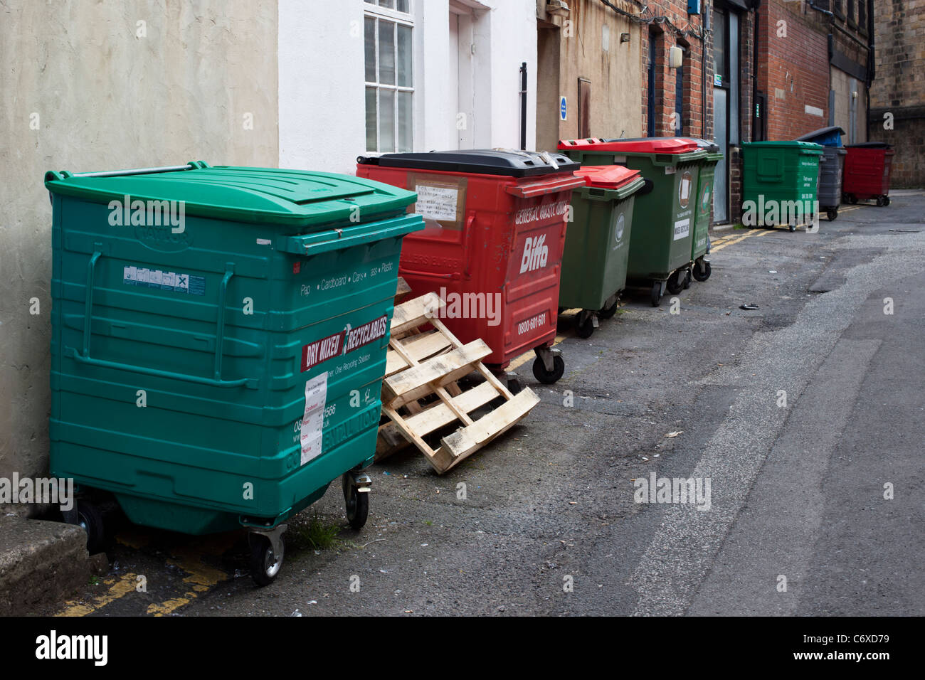Bidoni biffa immagini e fotografie stock ad alta risoluzione - Alamy