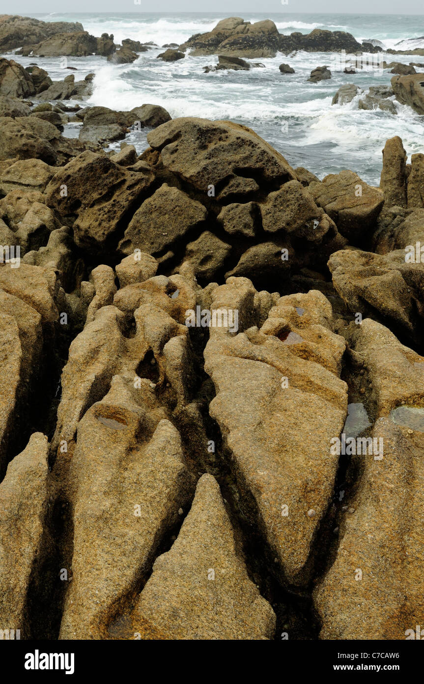 Costa costiera con rocce granitiche immagini e fotografie stock ad alta ...