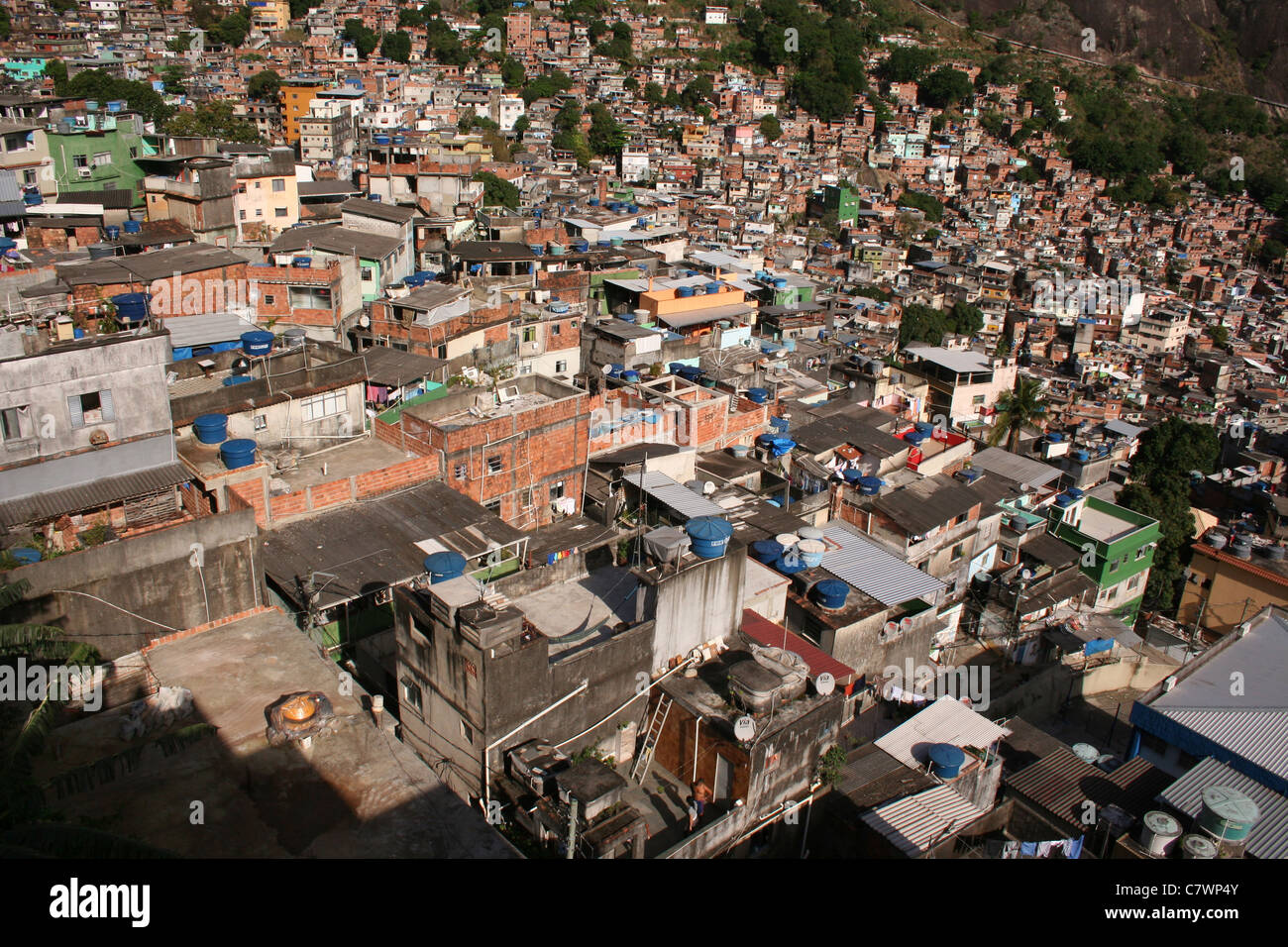 Favelas streets immagini e fotografie stock ad alta risoluzione - Alamy
