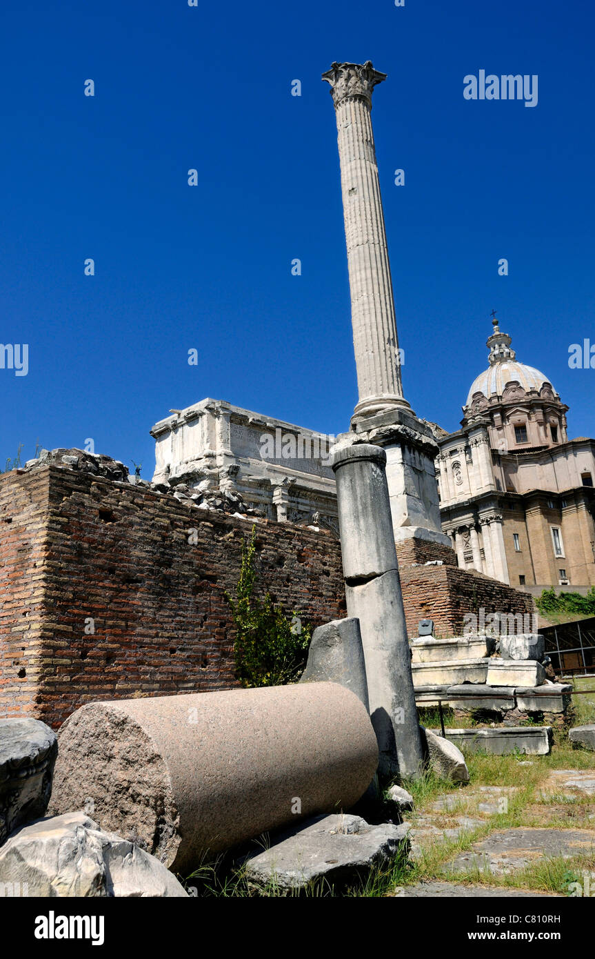 Rostra, colonna di Phocas e Settimio Severo arch nel Foro Romano, Roma ...
