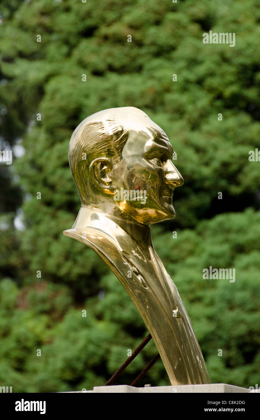 Mustafa kemal ataturk bust immagini e fotografie stock ad alta ...
