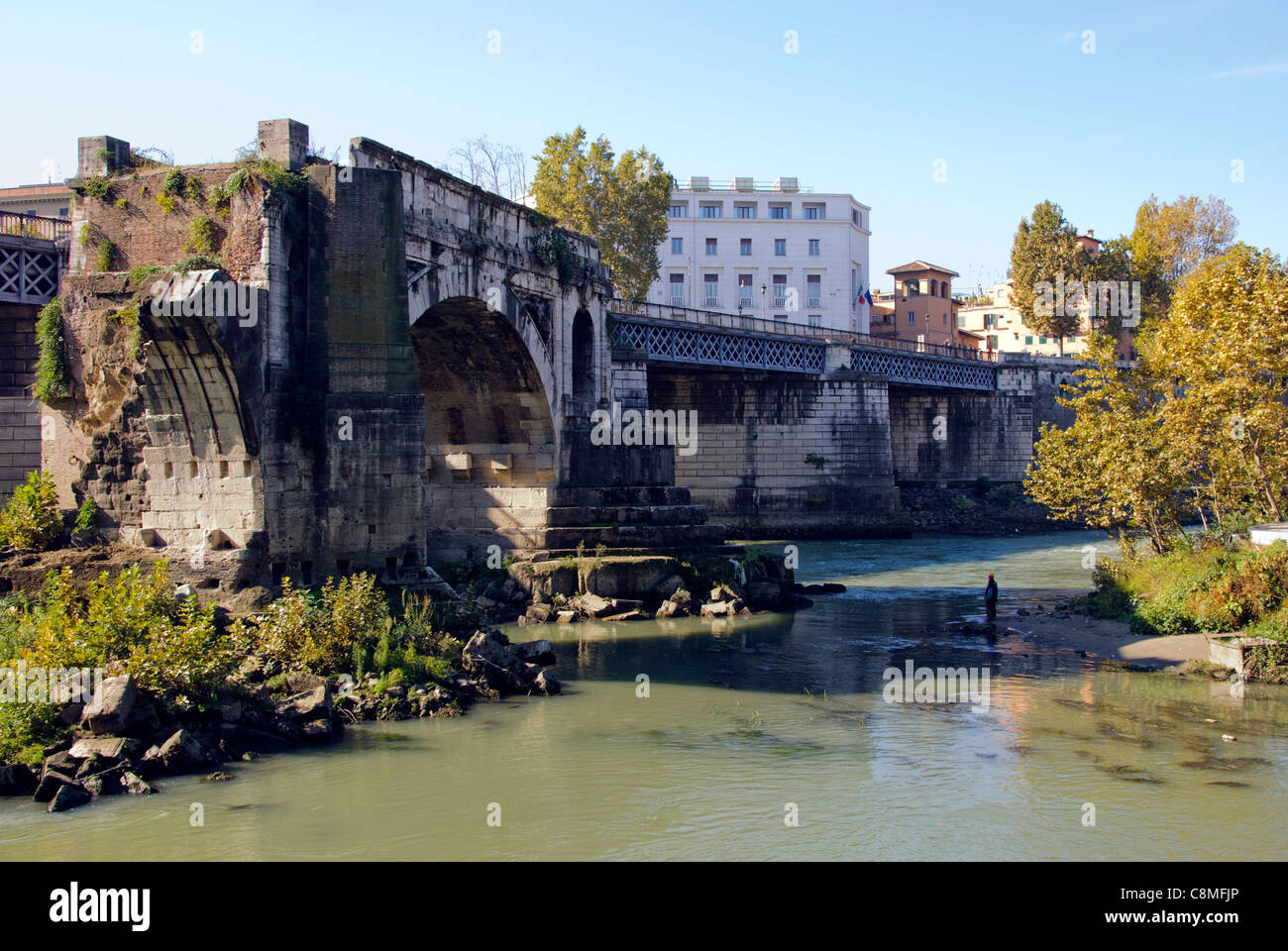 Ponte rotto broken bridge rome immagini e fotografie stock ad alta ...