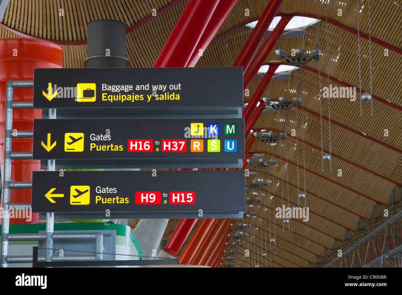 Airport sign madrid barajas airport immagini e fotografie stock ad alta ...