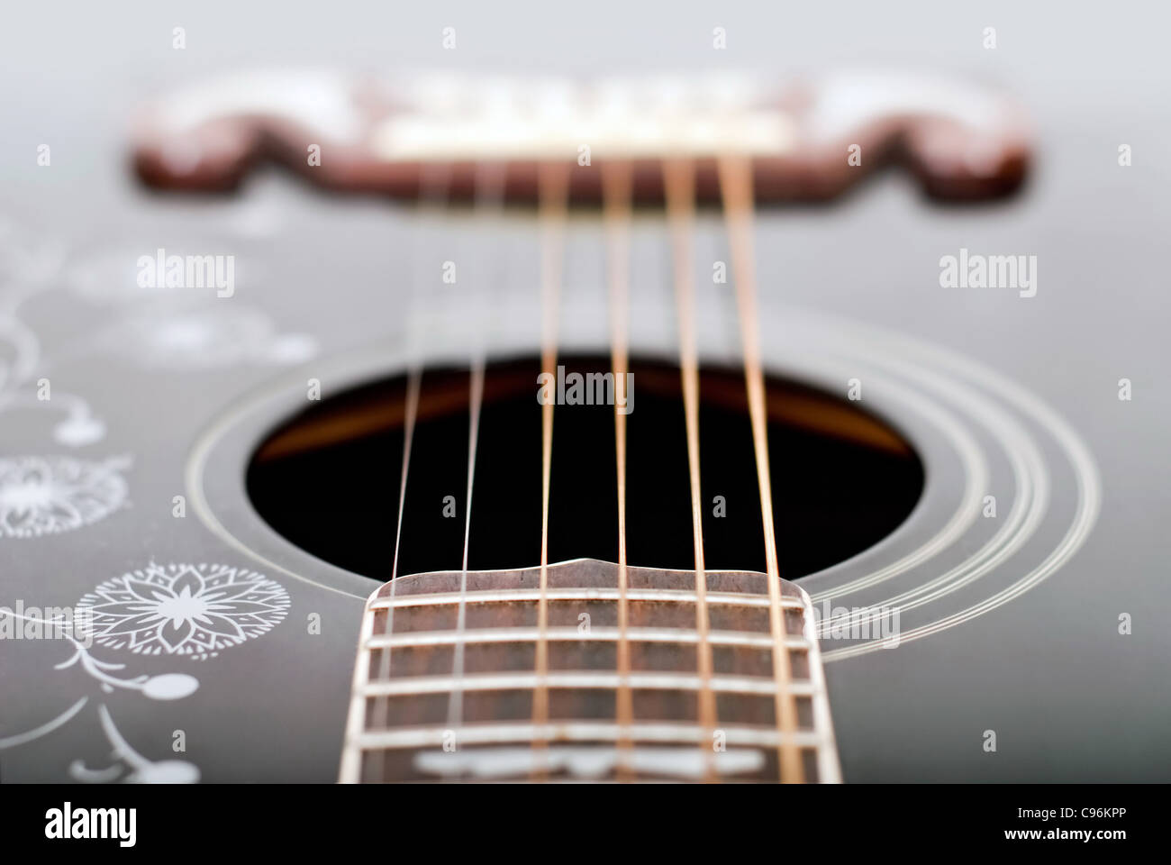 Corde della chitarra immagini e fotografie stock ad alta risoluzione ...