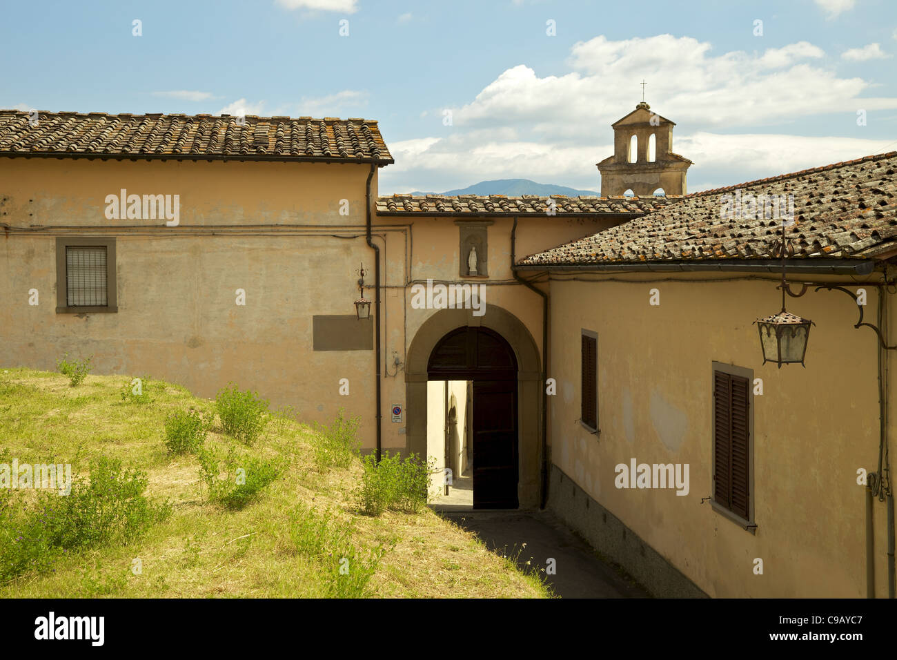 Borgo medievale della toscana immagini e fotografie stock ad alta ...