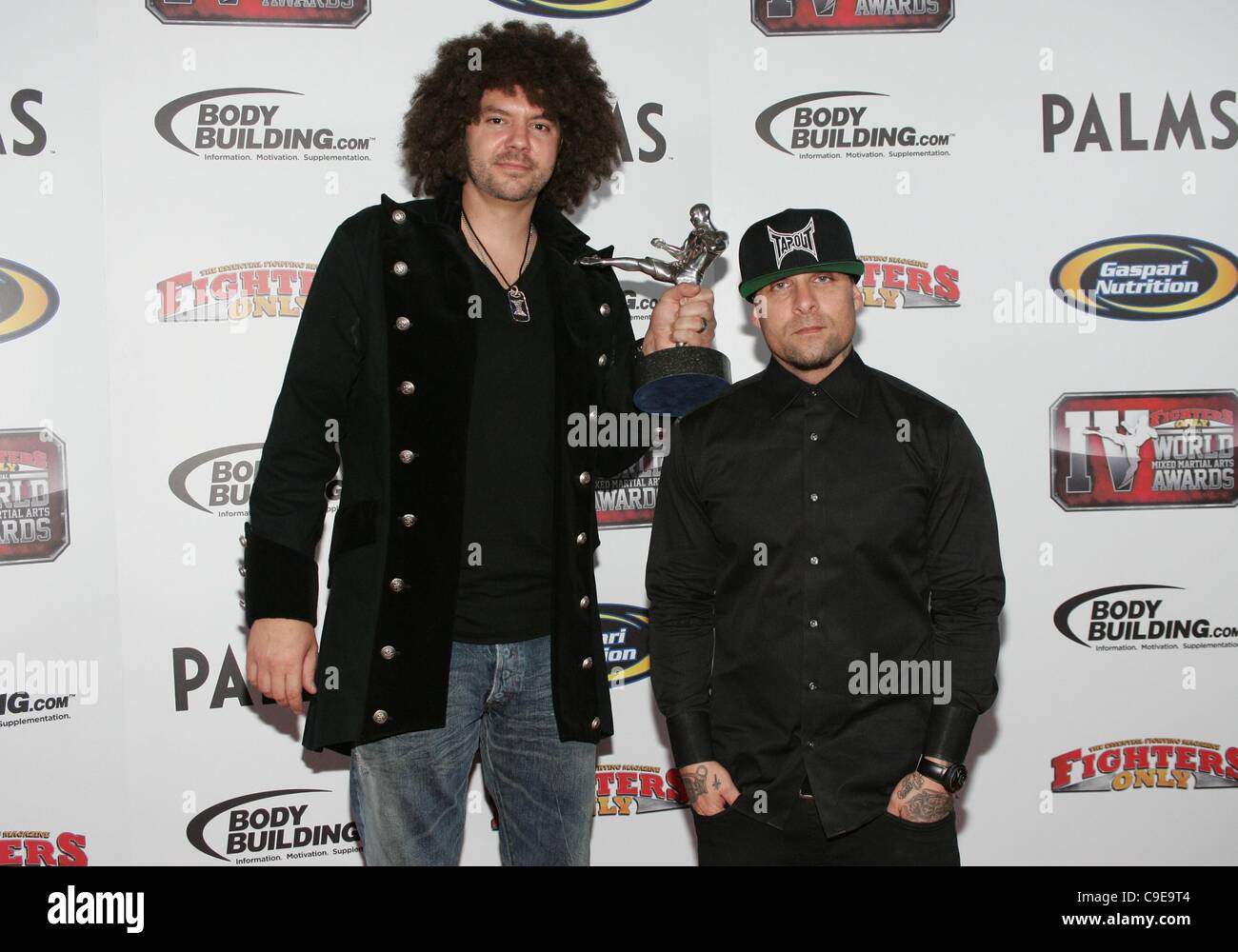 SkySkrape, Punkass di Tapout (stile di vita migliore abbigliamento ...