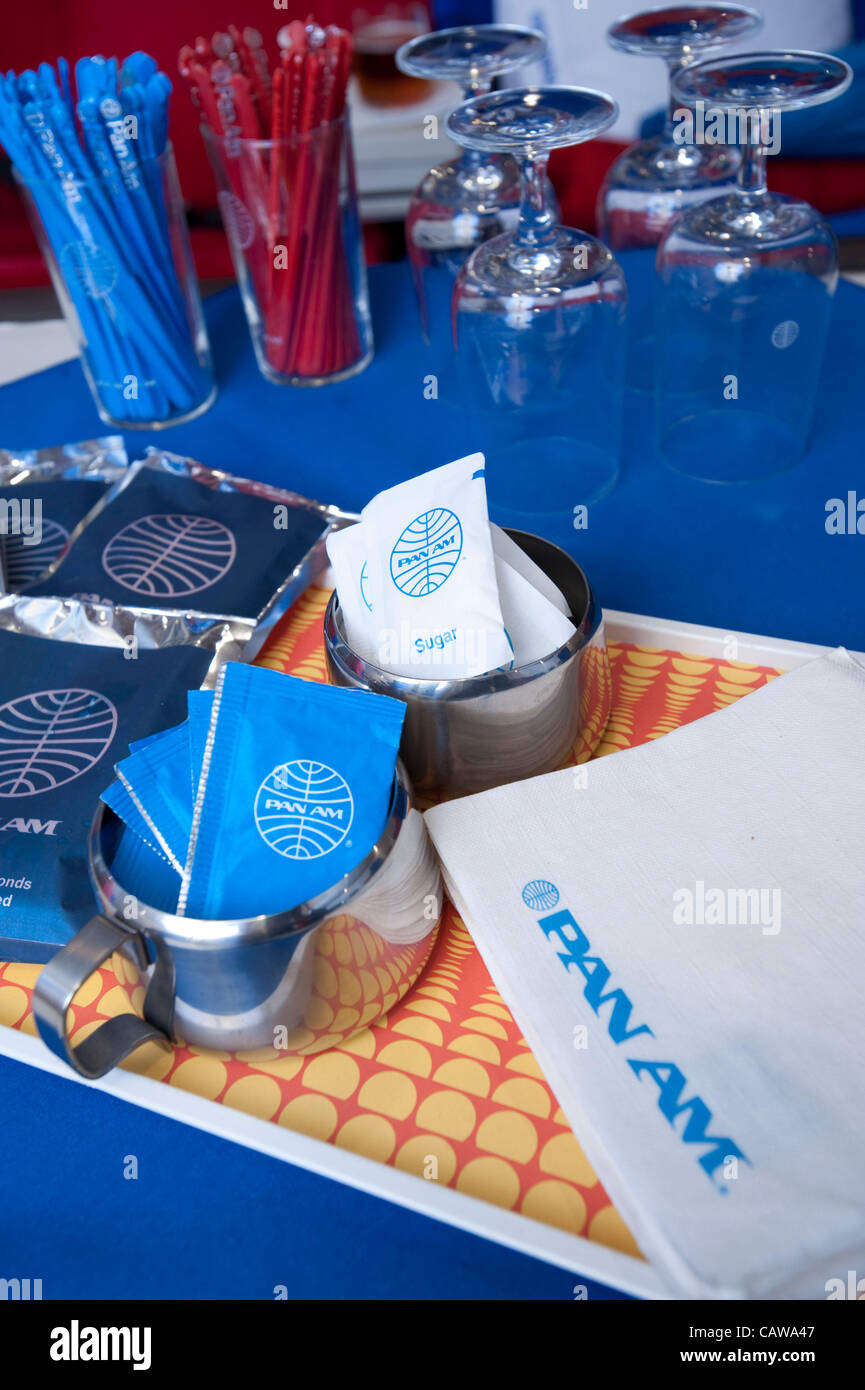 Anthony Toth ha costruito un vintage Pan Am 747 CABINA 1ª classe nel ...