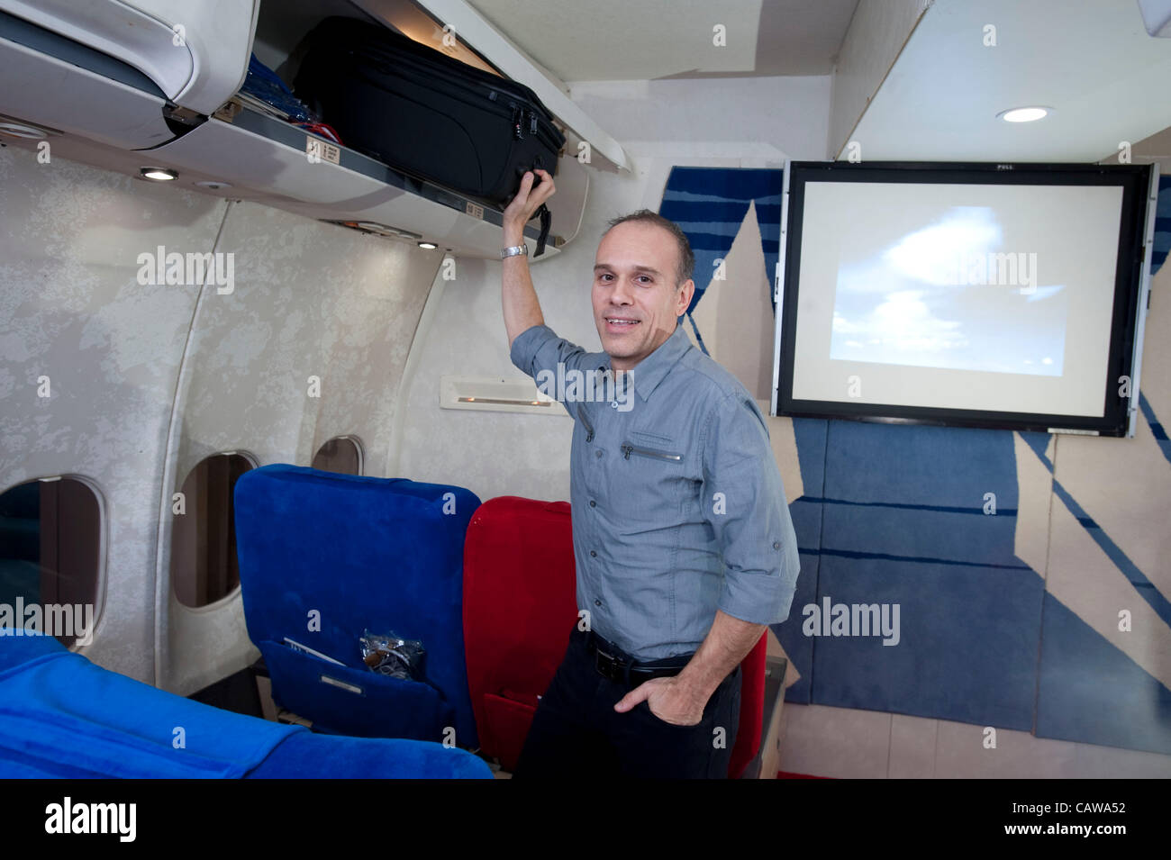 Anthony Toth ha costruito un vintage Pan Am 747 CABINA 1ª classe nel ...