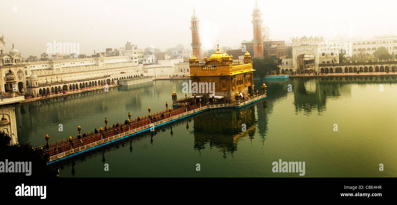 Golden temple amritsar immagini e fotografie stock ad alta risoluzione ...
