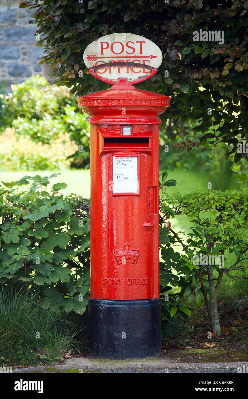 Traditional british mailbox immagini e fotografie stock ad alta ...