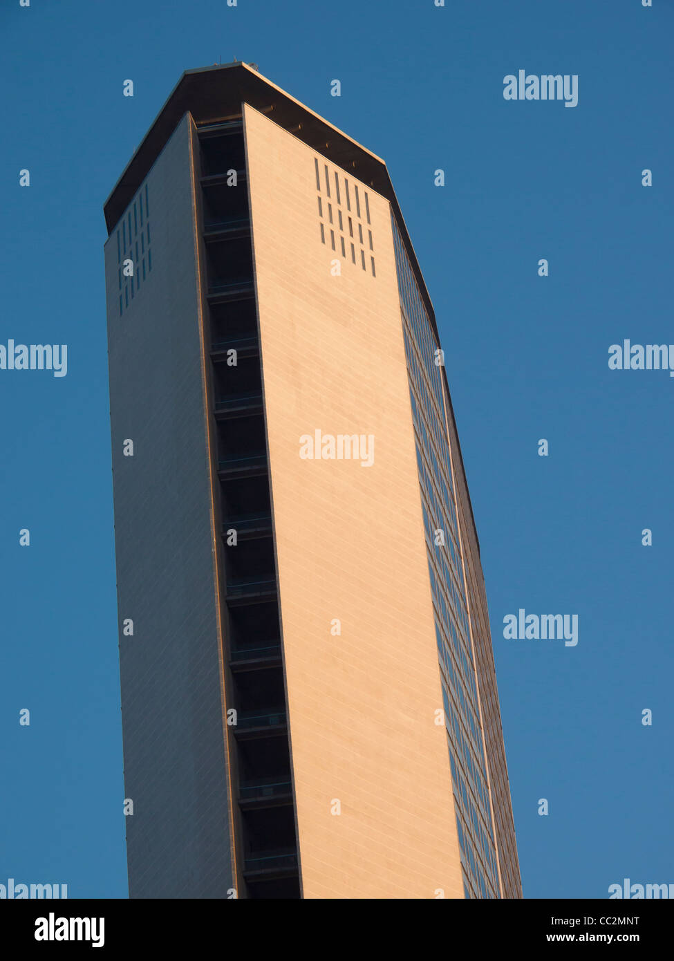 Grattacielo pirelli immagini e fotografie stock ad alta risoluzione - Alamy