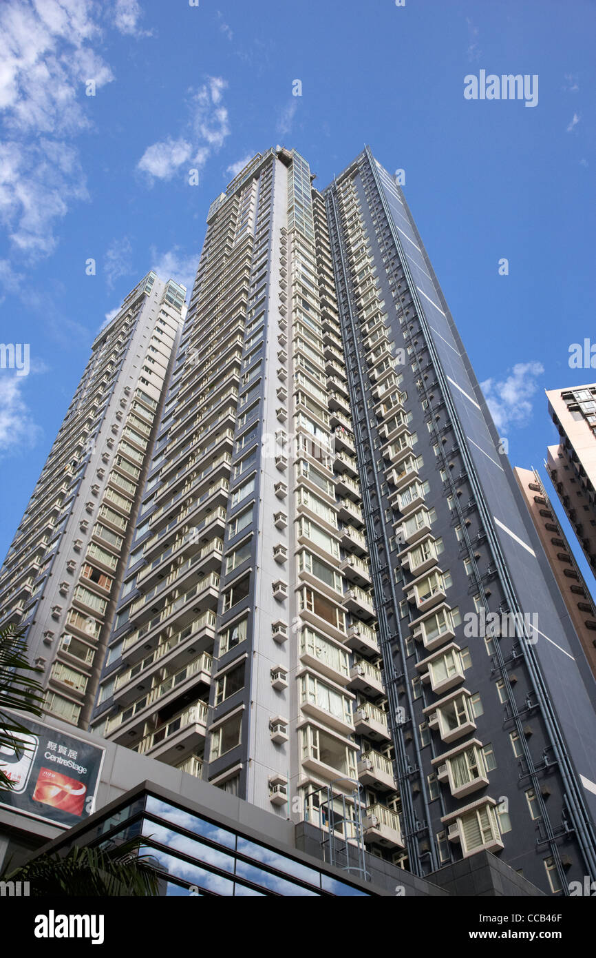 Al centro della scena alta crescita ad alta densità abitativa tower apartment block grattacieli ...