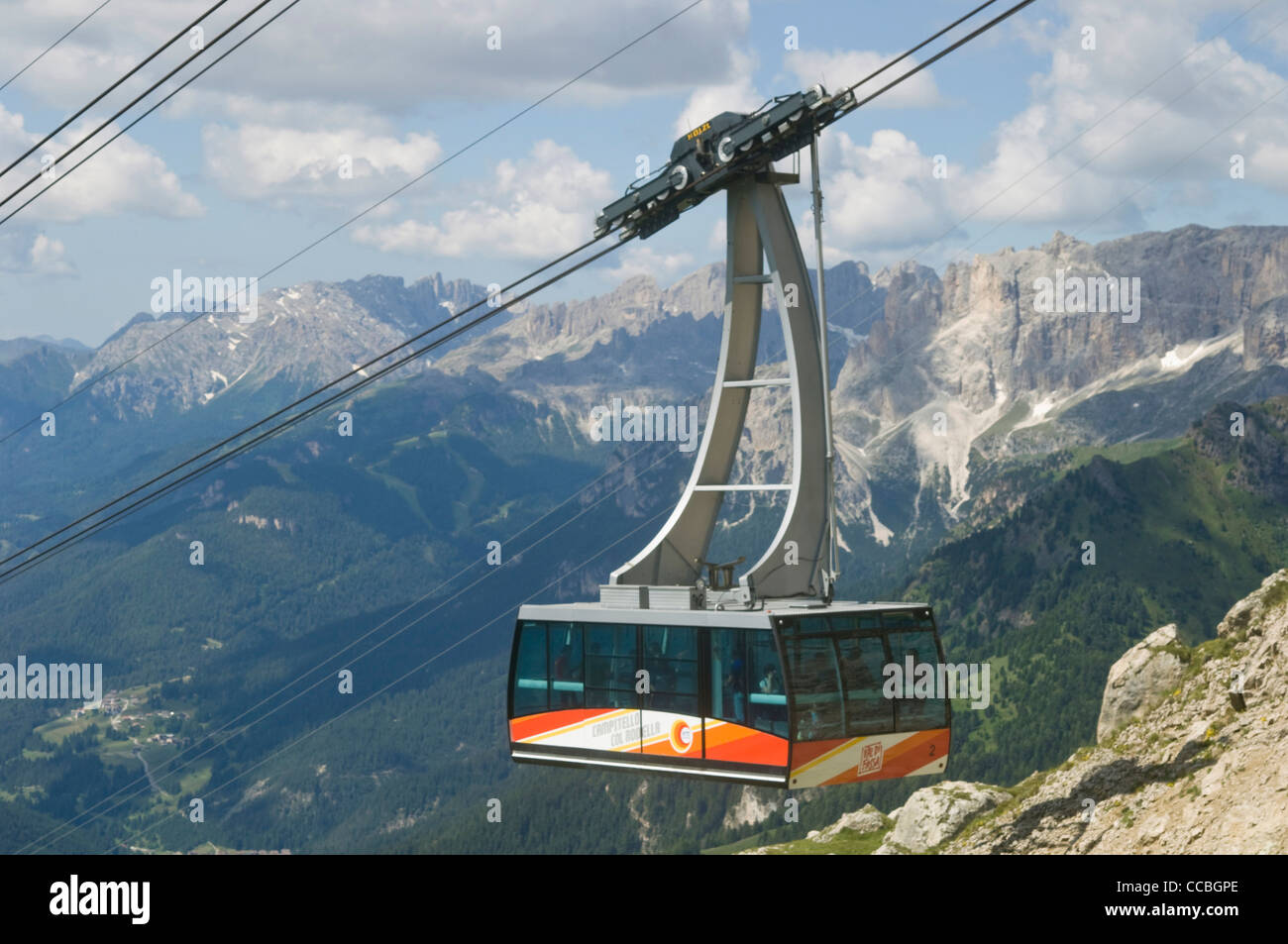 Col Rodella funivia passo sella, Italia Foto stock - Alamy