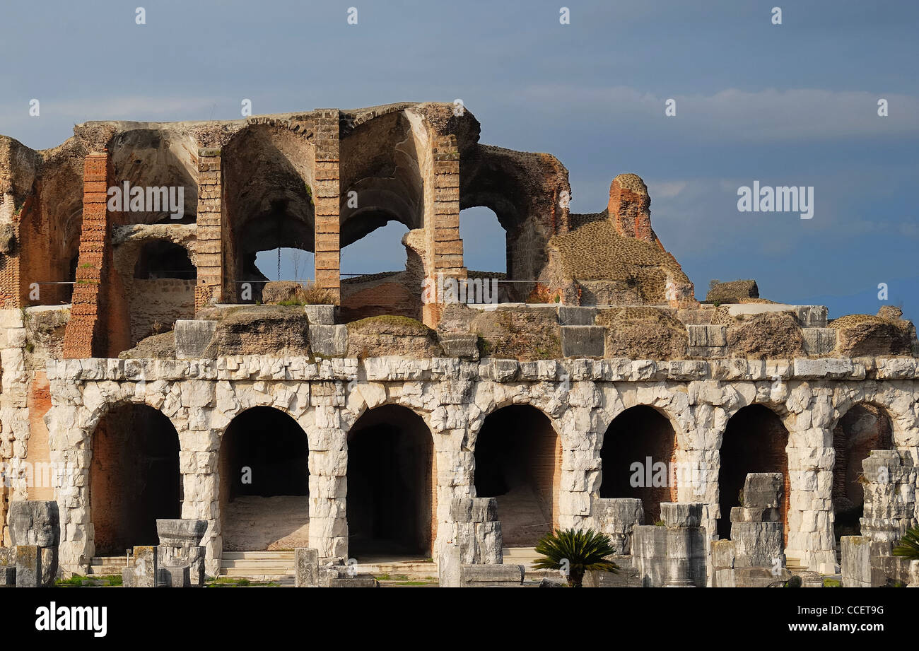 Anfiteatro di capua immagini e fotografie stock ad alta risoluzione - Alamy