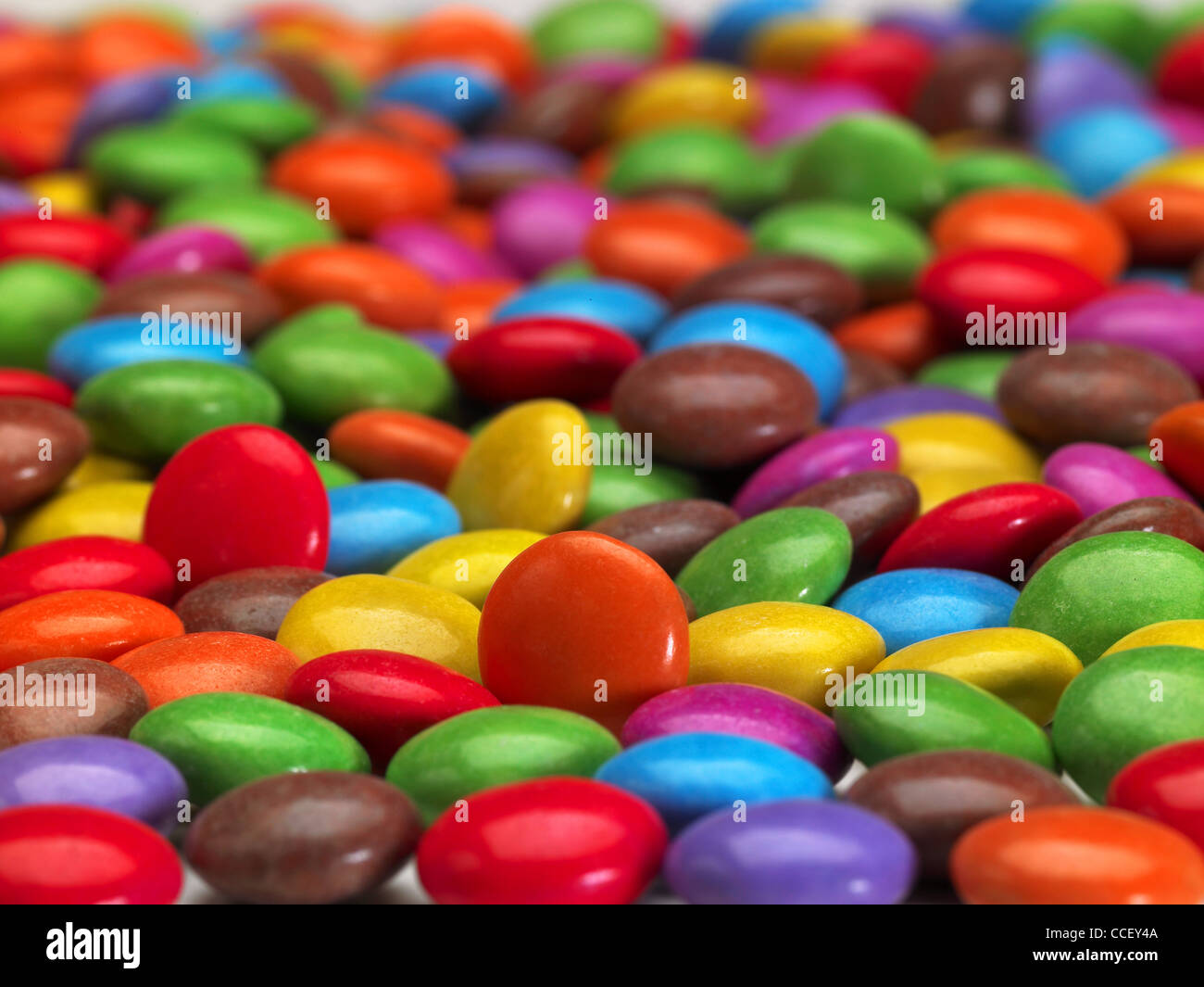 Smarties sweets immagini e fotografie stock ad alta risoluzione - Alamy