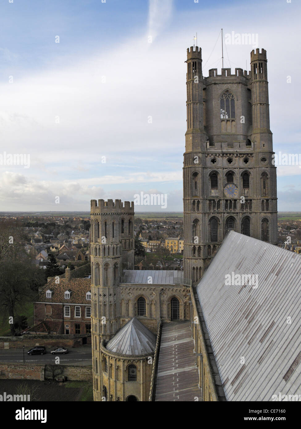 Il Normanno west torri, Cattedrale di Ely, Ely, Inghilterra 111228 ...