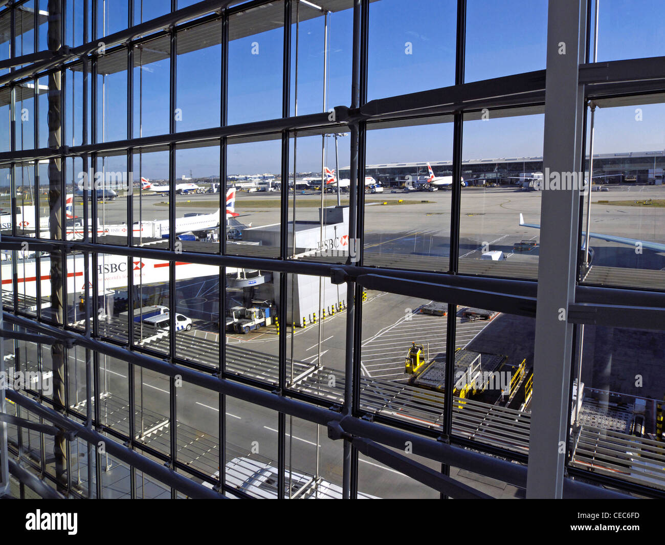 Apron heathrow airport immagini e fotografie stock ad alta risoluzione ...
