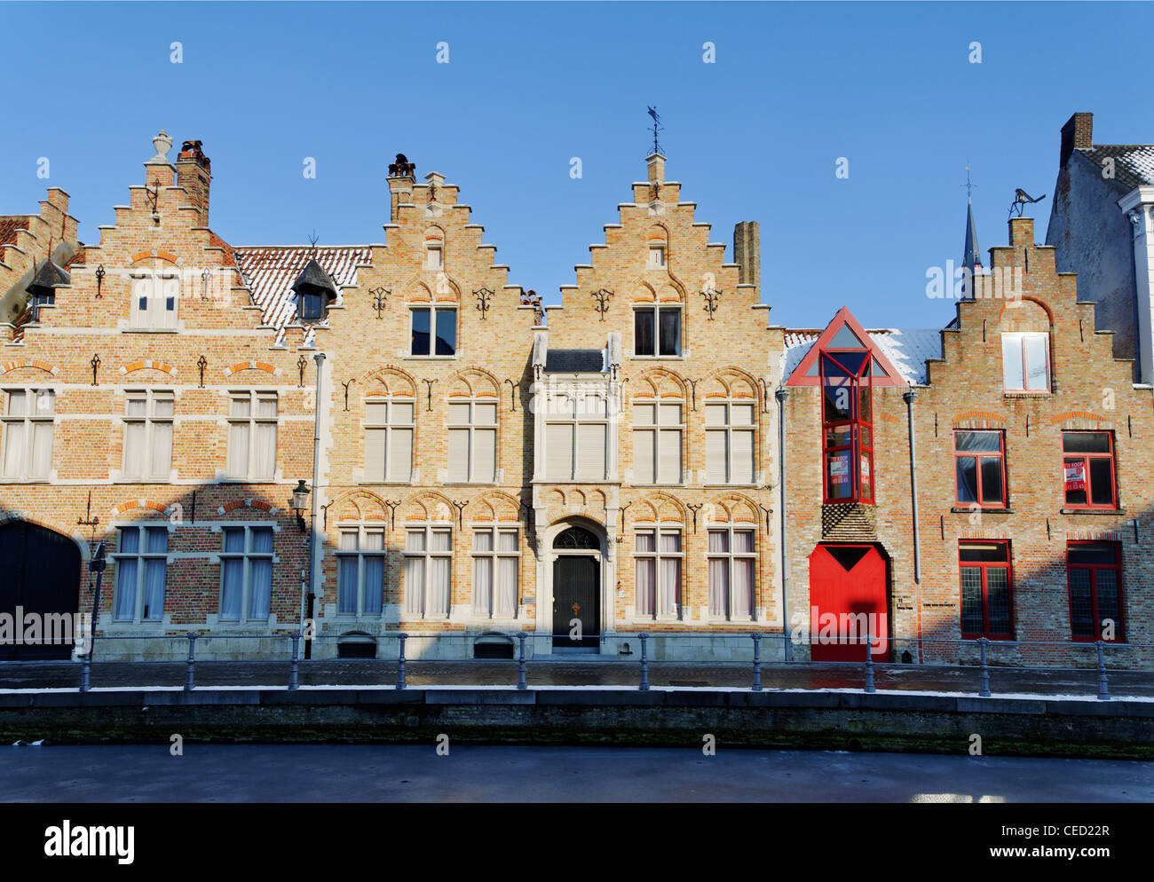 Case tradizionali di bruges immagini e fotografie stock ad alta ...