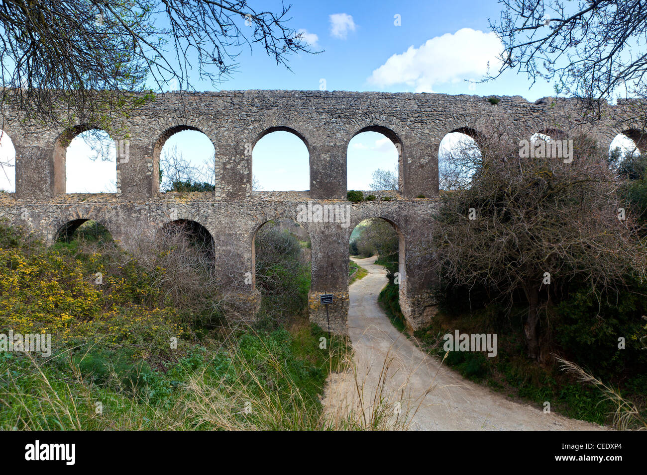 Acquedotto antico immagini e fotografie stock ad alta risoluzione - Alamy