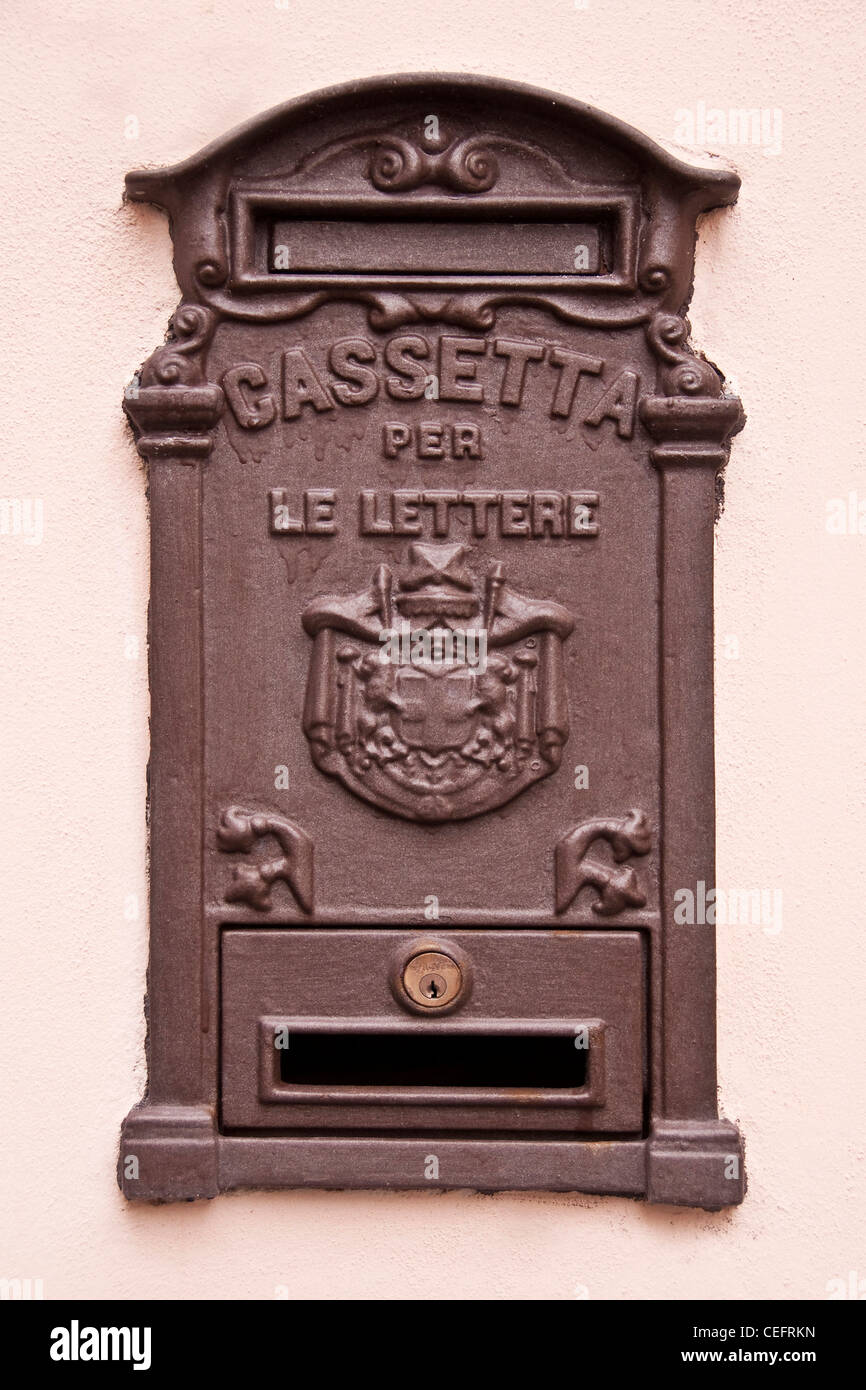 Cassetta postale italia immagini e fotografie stock ad alta risoluzione ...