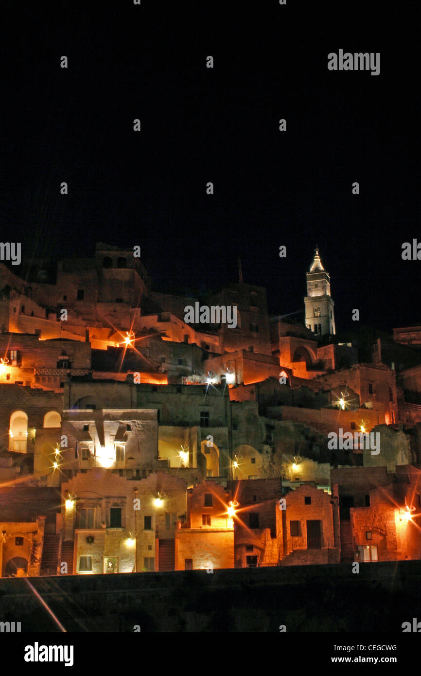 Matera di notte immagini e fotografie stock ad alta risoluzione - Alamy
