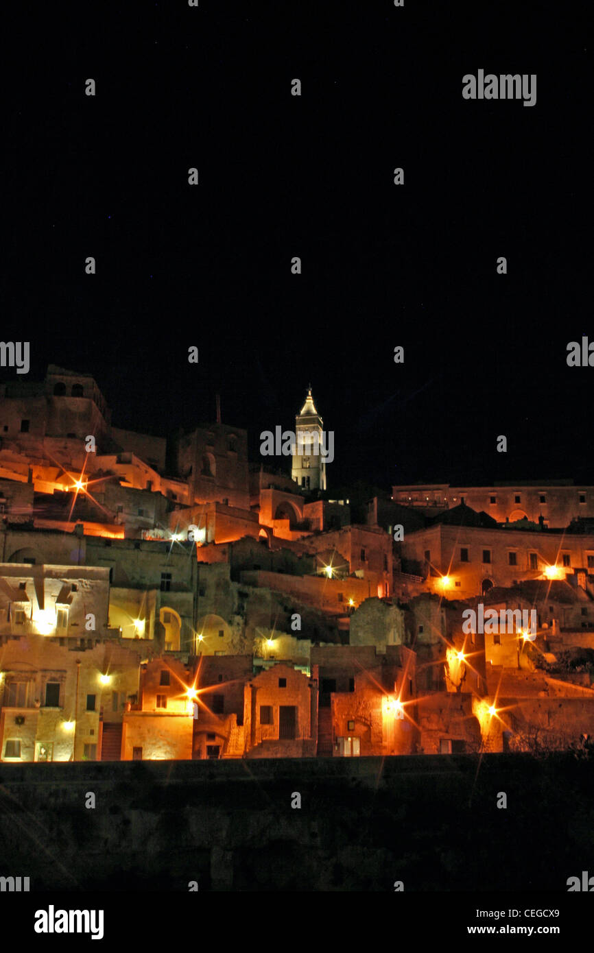 Matera di notte immagini e fotografie stock ad alta risoluzione - Alamy
