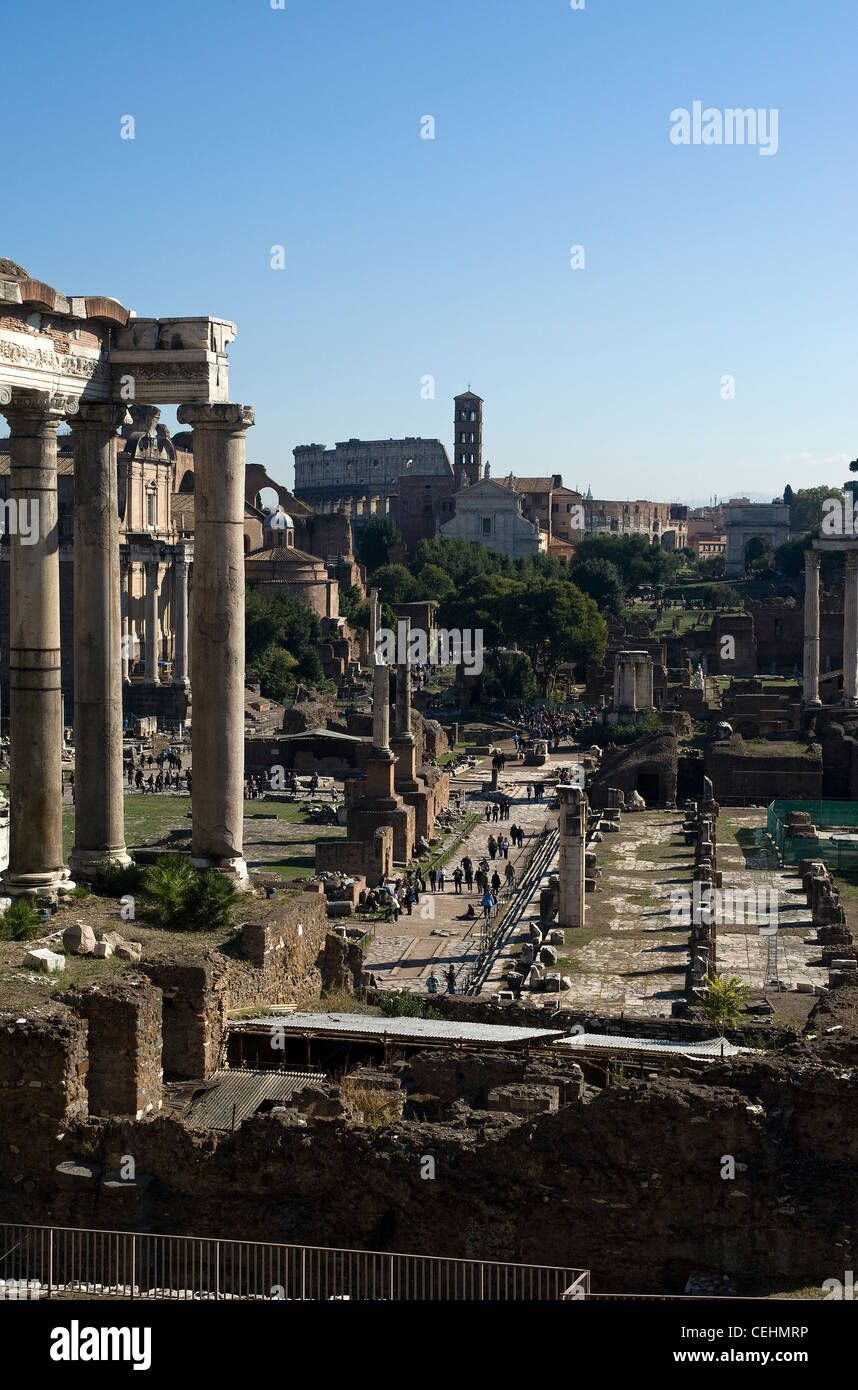 Visitatori del foro romano immagini e fotografie stock ad alta ...