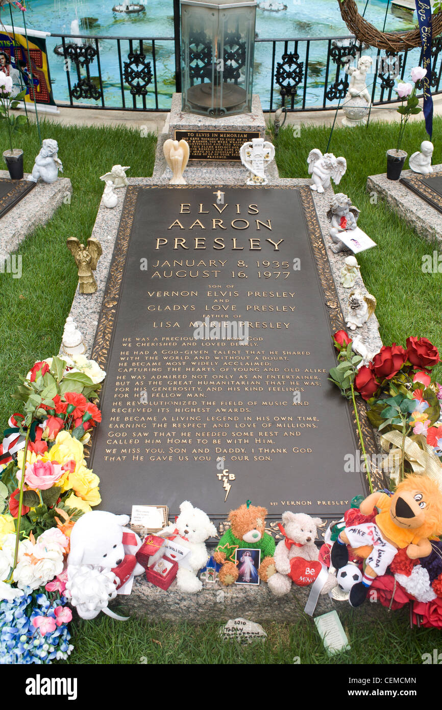 Elvis presley grave graceland mansion immagini e fotografie stock ad ...