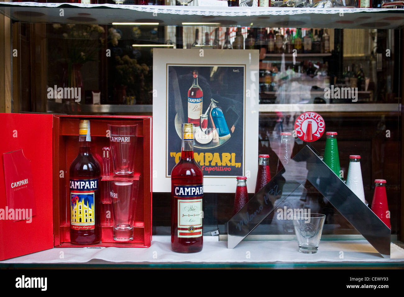 Bar camparino milan immagini e fotografie stock ad alta risoluzione - Alamy