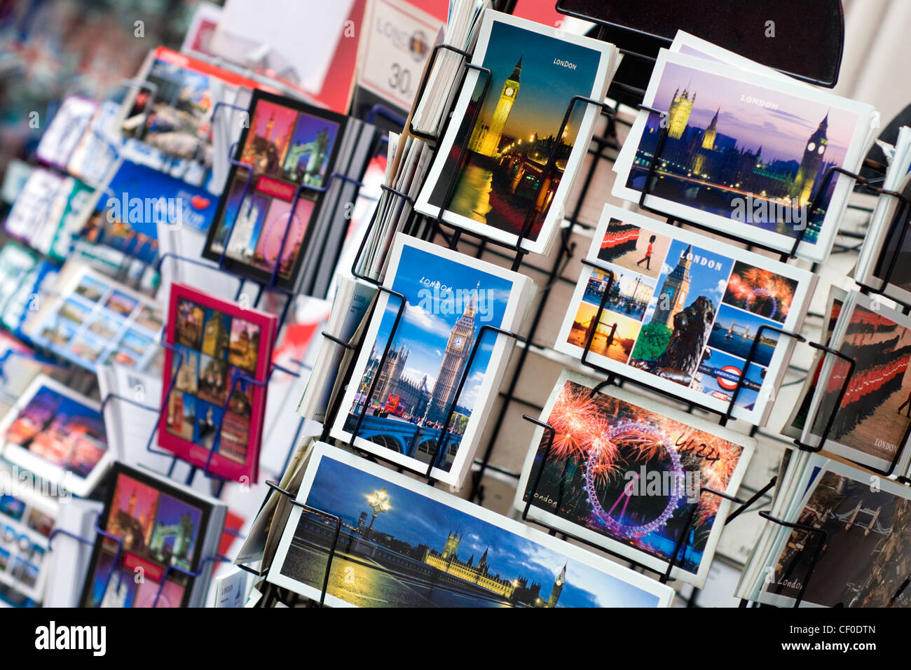 Cartoline da cartolina colorate a colori immagini e fotografie stock ad ...