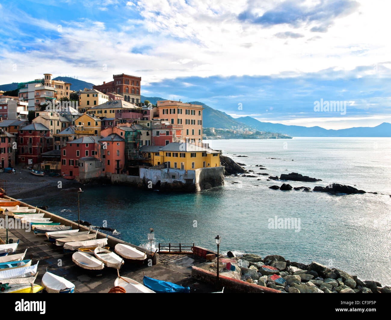 Villaggio sul Mare di Genova Boccadasse Foto stock - Alamy