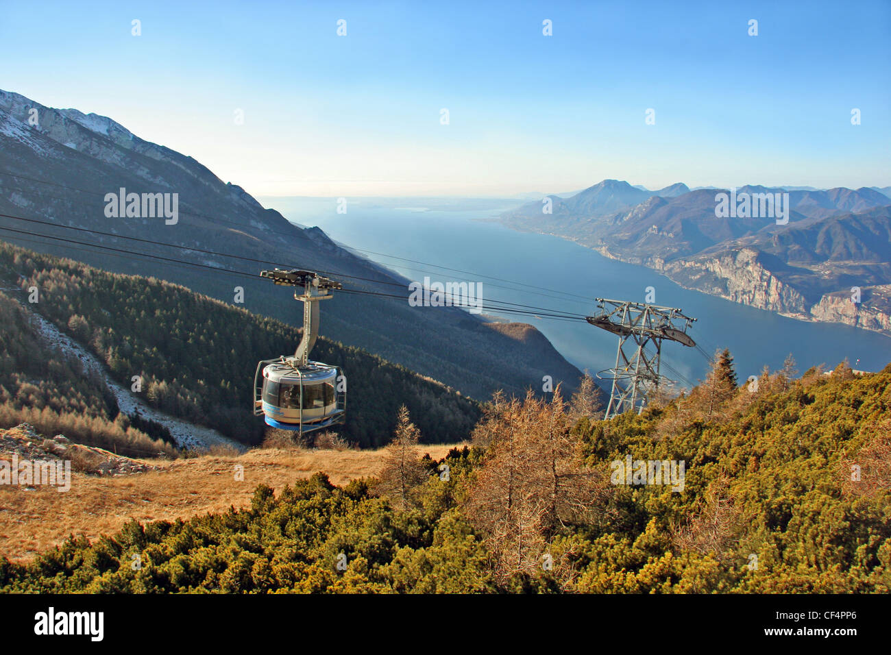 Funivia malcesine monte baldo immagini e fotografie stock ad alta ...